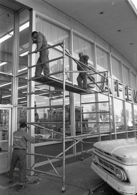 A History of Safeway at 24th and Lake Streets – NorthOmahaHistory.com
